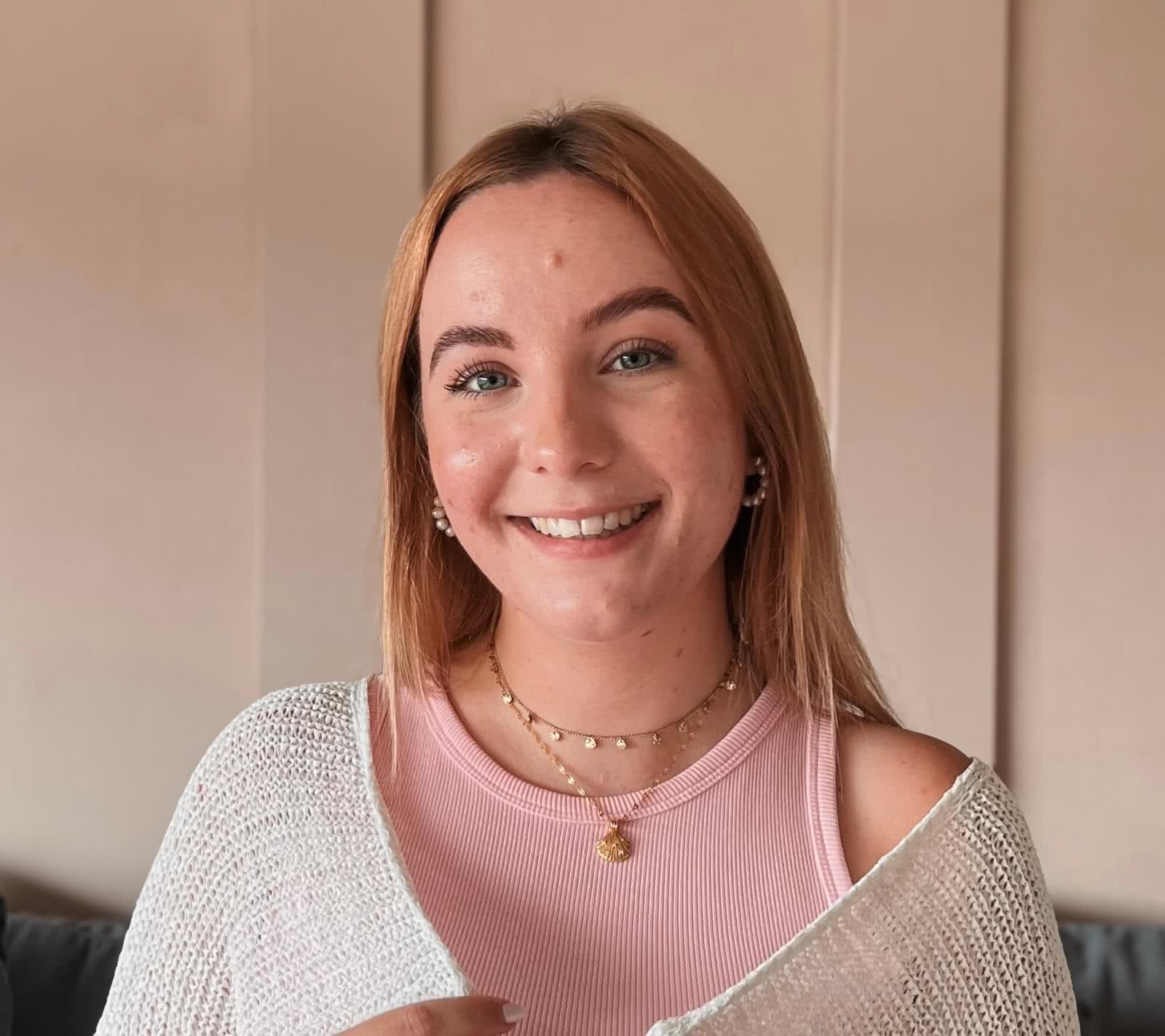 Elle Ellis | Carlsen